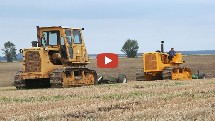 Two big Cats together: mole draining with an impressive Caterpillar D7G ...