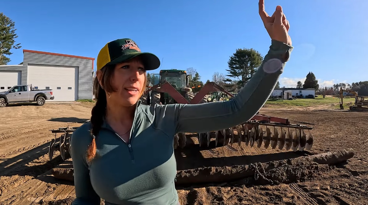 Bells Farming -- Another day of farming, back in the tractor to do some ...