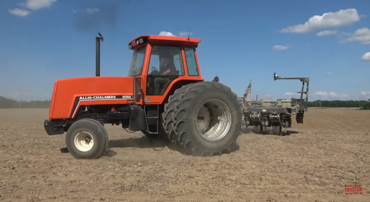 bigtractorpower -- In this video viewers spend in the field with a 152 ...