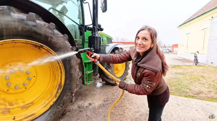 Angela Steiner -- Will the John Deere ever be clean again - not like ...