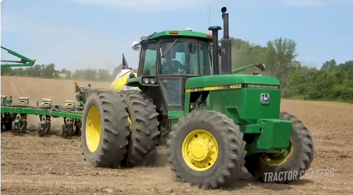 Tractor Chasers -- Working along side a John Deere 4440 and Case IH 400 Steiger to get the field ...