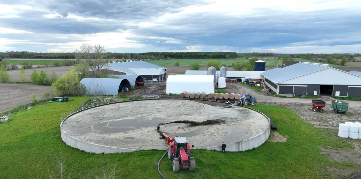Farmer Drone -- PUMP ! BEFORE IT OVERFLOWS ! 5 MILLION litres of MANURE ...