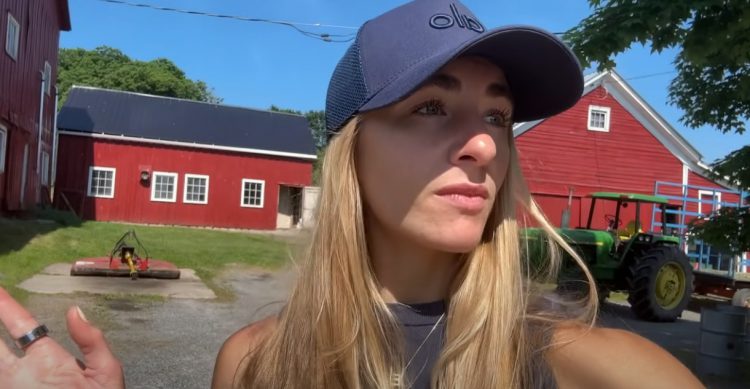 DAY IN THE LIFE ON THE FARM - Square baling, capturing chickens ...