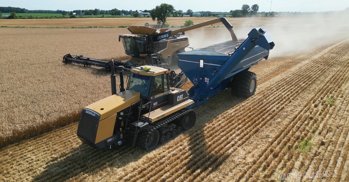 Tractor Chasers -- Watch these Cat tractors harvest wheat in northwest ...