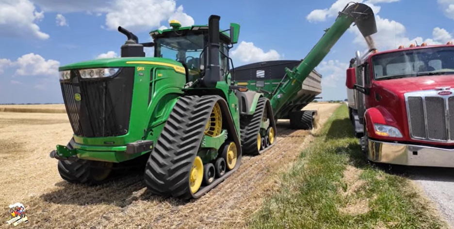 Mike Less - Farmhand Mike -- In this video I am out at Crossroad Farms near Williamsport Indiana ...