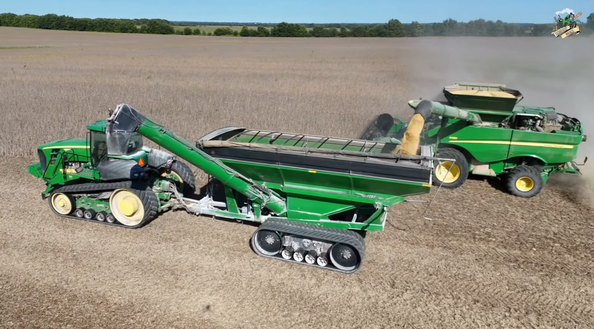 Mike Less - Farmhand Mike -- This is my first soybean harvest video for the 2024 season. In this ...