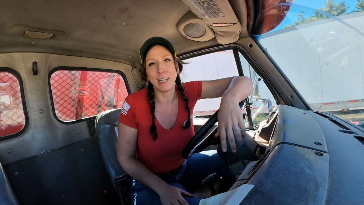 Bells Farming -- First load of potatoes 2024 - I load my first potato ...