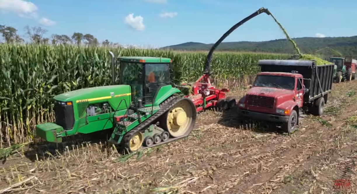 bigtractorpower -- In this video Big Tractor Power is out in the field with a 225 hp JOHN DEERE ...