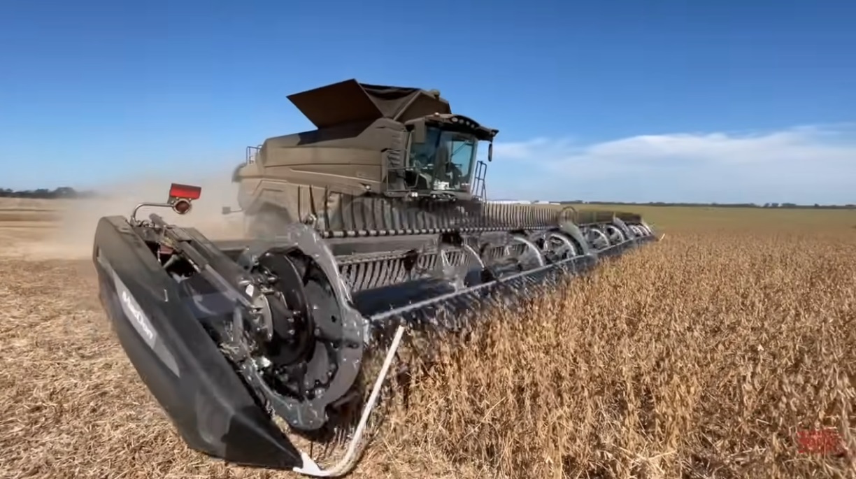 bigtractorpower -- In this video Big Tractor Power is out in the field with a 650 hp 485 bushel ...