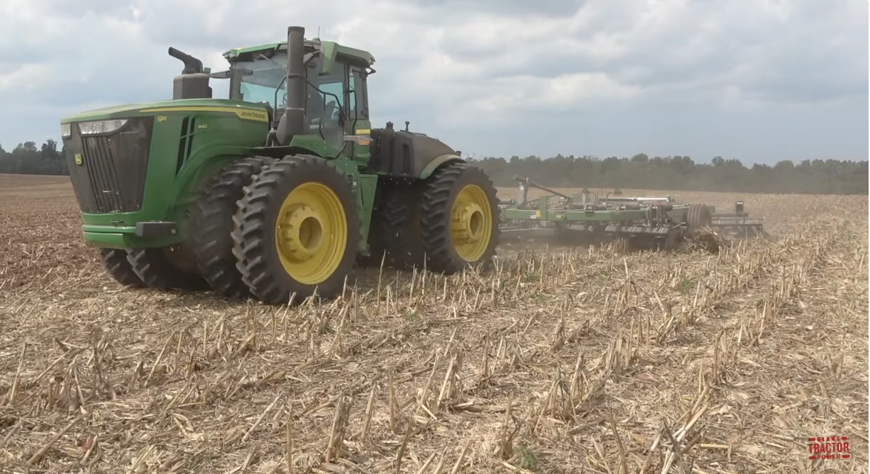 bigtractorpower -- In this video Big Tractor Power is out in the field with a 440 hp JOHN DEERE ...