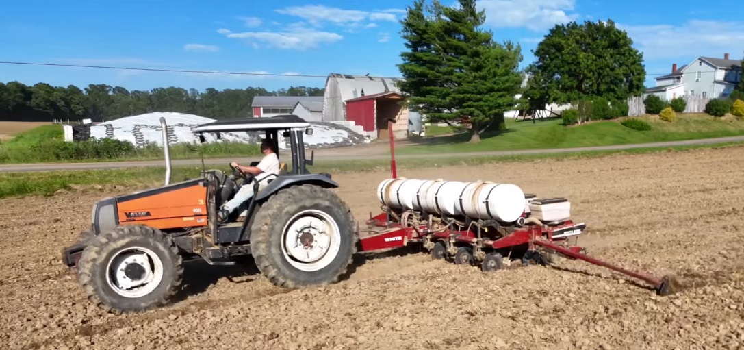 Mike Less - Farmhand Mike -- In this video I visited a farm in June ...