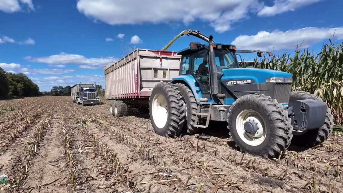 Mike Less - Farmhand Mike --In this video I am at a dairy farm near Versailles Ohio as this farm ...
