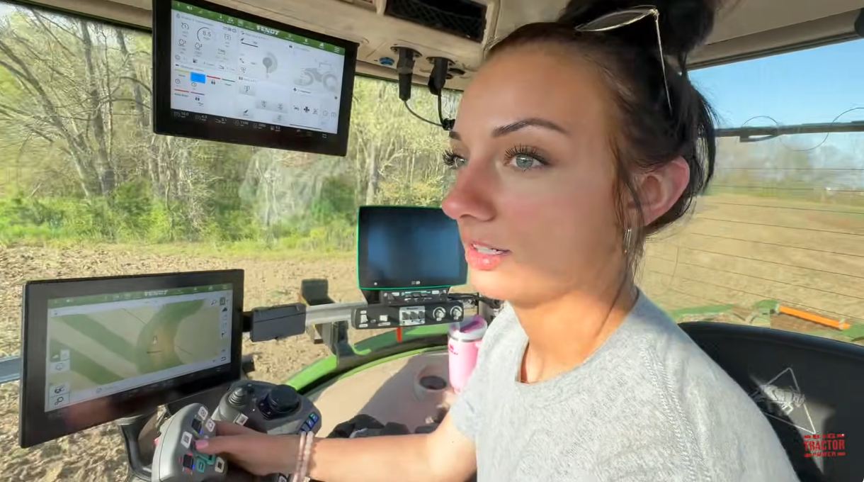 In this video Big Tractor Power is out in the field with a 435 hp FENDT 1042 Vario Tractor and ...