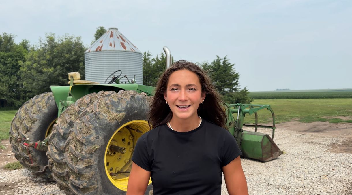 Today we take the old diesel dually John Deere 4020 to a tractor pull ...