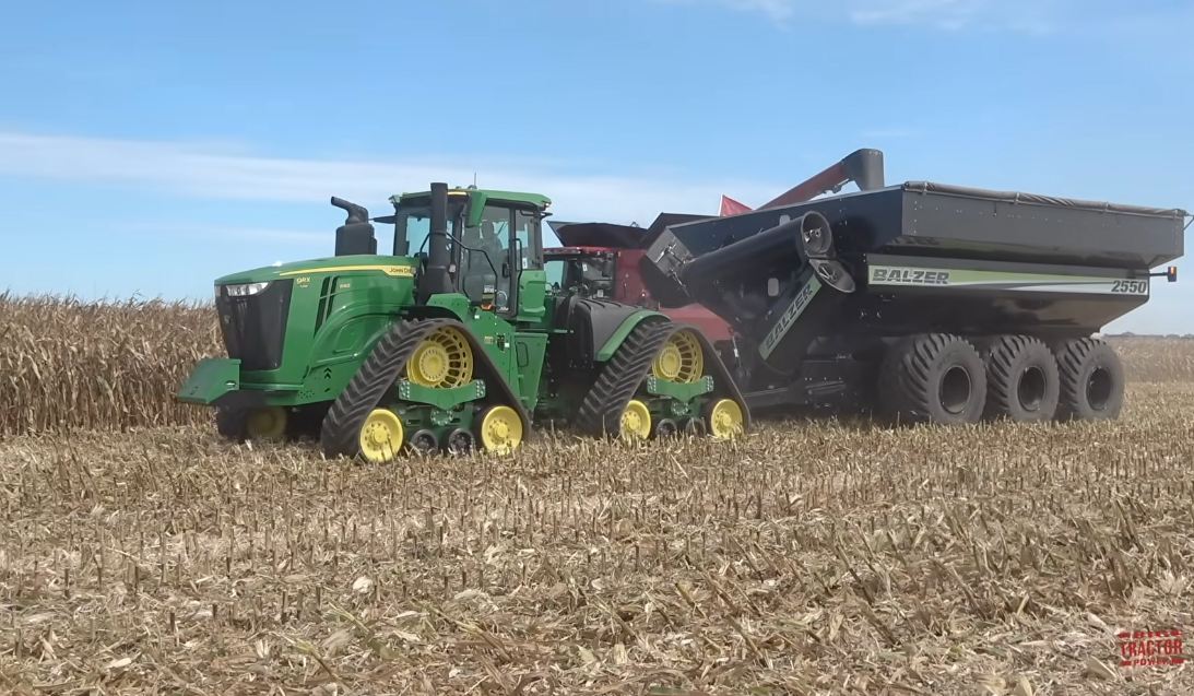 This Big Tractor Power video brings you corn harvesting action from the ...