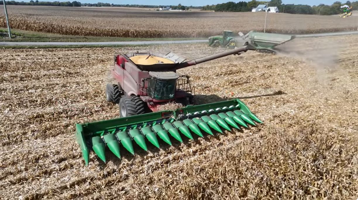 In this video I am out in the field with Harness Farms as they are working on Corn Harvest 2025 ...